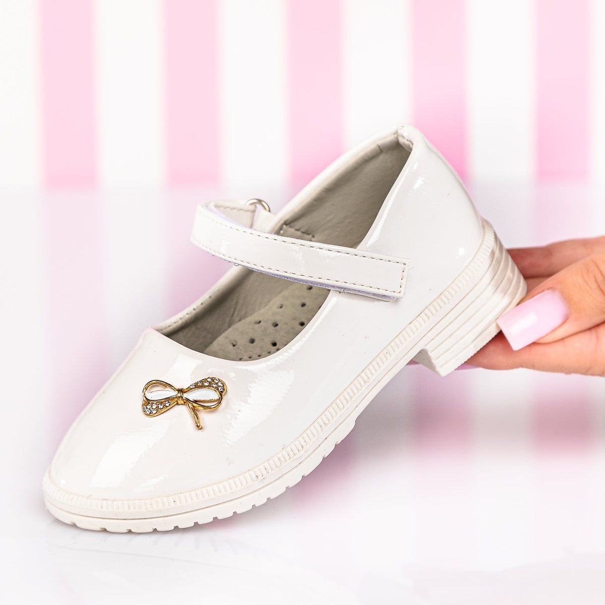 Balerini Copii Albi din Piele Eco Lacuita Karen Cod: B-1 (A5)– Lush Fashion